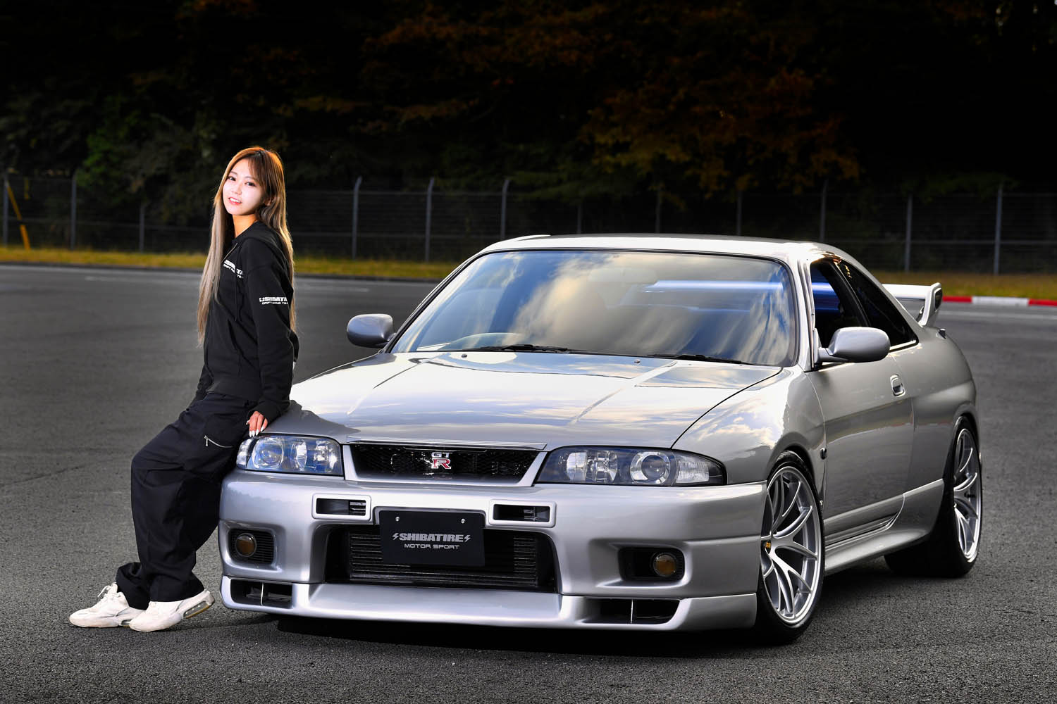 【画像ギャラリー】17歳で日産「R33GT-R」オーナーになった女子高生の「いま」とは？ D1ドライバーを目指してただいま修行中！ | AUTO MESSE WEB 〜 カスタム・アウトドア ...