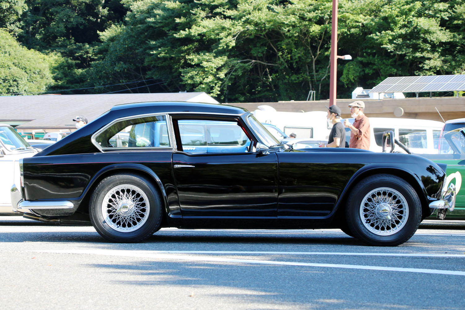 19歳で購入して45年！ 日本に2台しかない「トライアンフDOVE GTR4」の維持費はとてもリーズナブルでした | ～カスタム・アウトドア ...