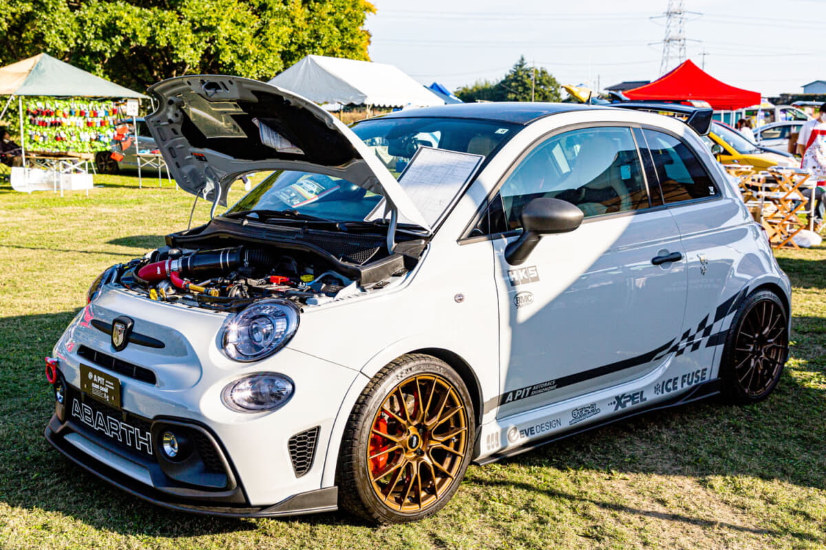 【画像ギャラリー】アバルト「595」に総額492万円のパーツを装着！「A PITオートバックス東雲」で購入できるアイテムだけで作った1台とは ...
