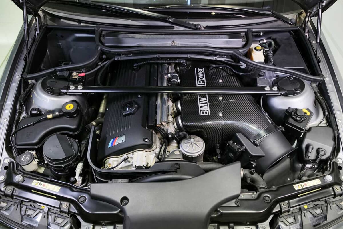 【画像ギャラリー】ほぼ新車のBMW「M3 CSL」が4700万円！ 奇跡の個体が日本仕様のホイールを装着しているワケとは | AUTO ...