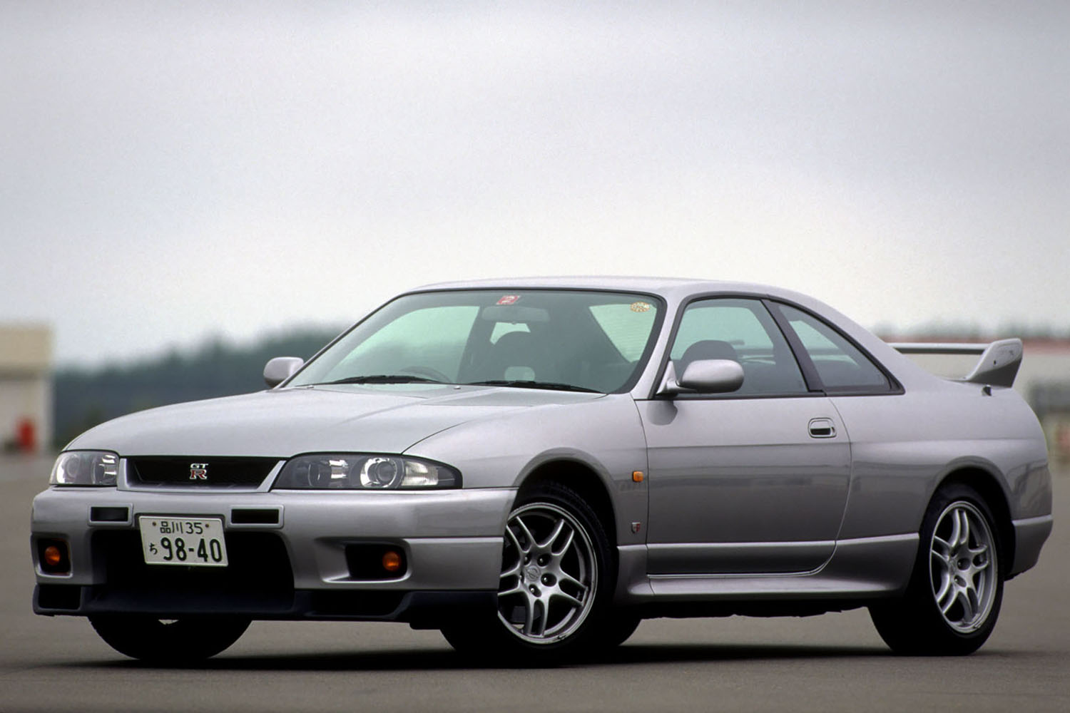 日産R33「スカイラインGT-R」は本当に駄作だったのか!? 大きくなったボディは実はメリットだらけでした | ～カスタム・アウトドア・福祉 ...