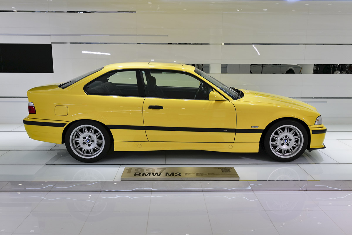 【画像ギャラリー】4000万円オーバー！ 新車同然のBMW E36「M3」が驚愕の落札価格！ 最初に納車されたのは日本でした | AUTO ...