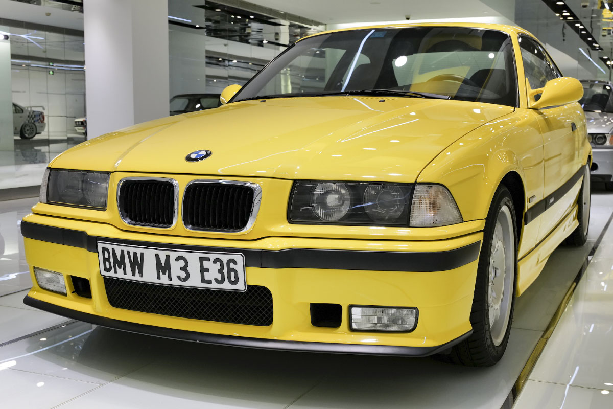 【画像ギャラリー】4000万円オーバー！ 新車同然のBMW E36「M3」が驚愕の落札価格！ 最初に納車されたのは日本でした | AUTO ...