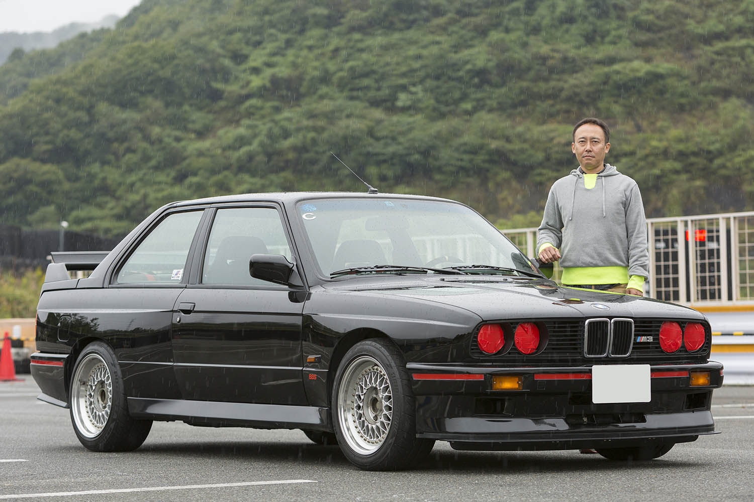 いまや貴重なBMW「M3スポーツエボリューション」で全開走行！ 「グループAの勇姿に憧れて」 | ～カスタム・アウトドア・福祉車両・モーター ...