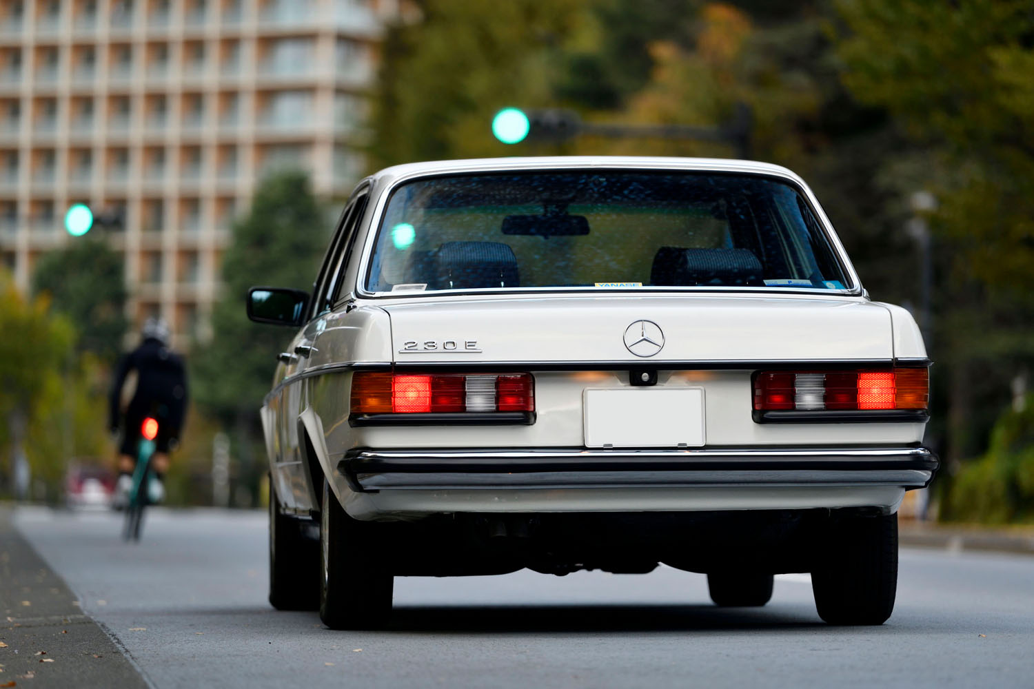 昭和クラシックなベンツ「W123」に試乗！「最善か無か」をひたすら実践した滋味深い走りとは【旧車ソムリエ】 | ～カスタム・アウトドア・福祉車両・モータースポーツなどのカーライフ情報が満載 ...