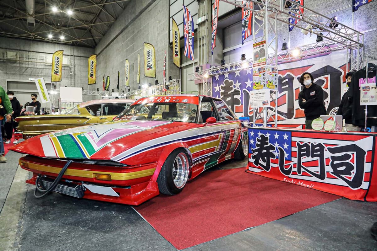 【画像ギャラリー】「福岡仕様」の「街道レーサー」を現代的に再現！ 海外で「アートなカスタム」と捉えられている最新「ZOKUSHA（族車）」とは ...