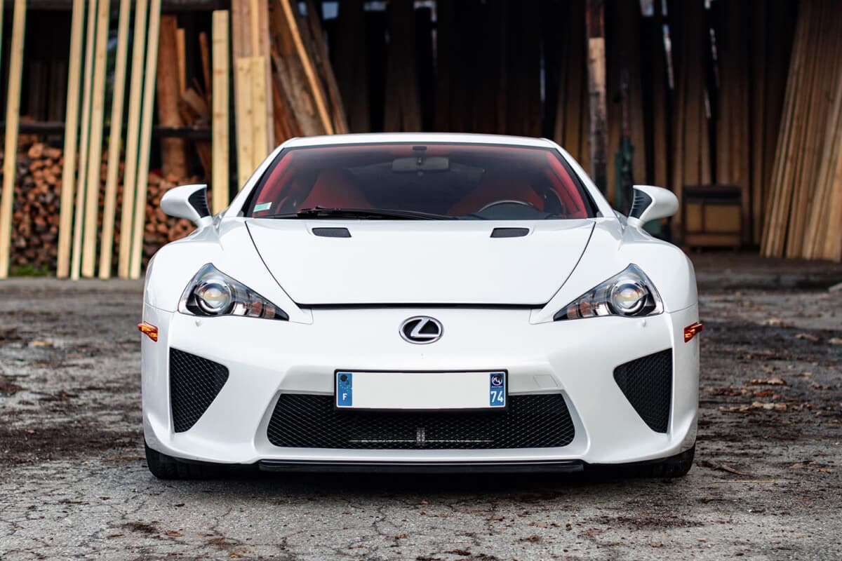 【画像ギャラリー】1億円で落札！ レクサス「LFA」に新車価格の3倍弱のプレ値がついた！ 至高のV10エンジンにはその価値あり | AUTO ...