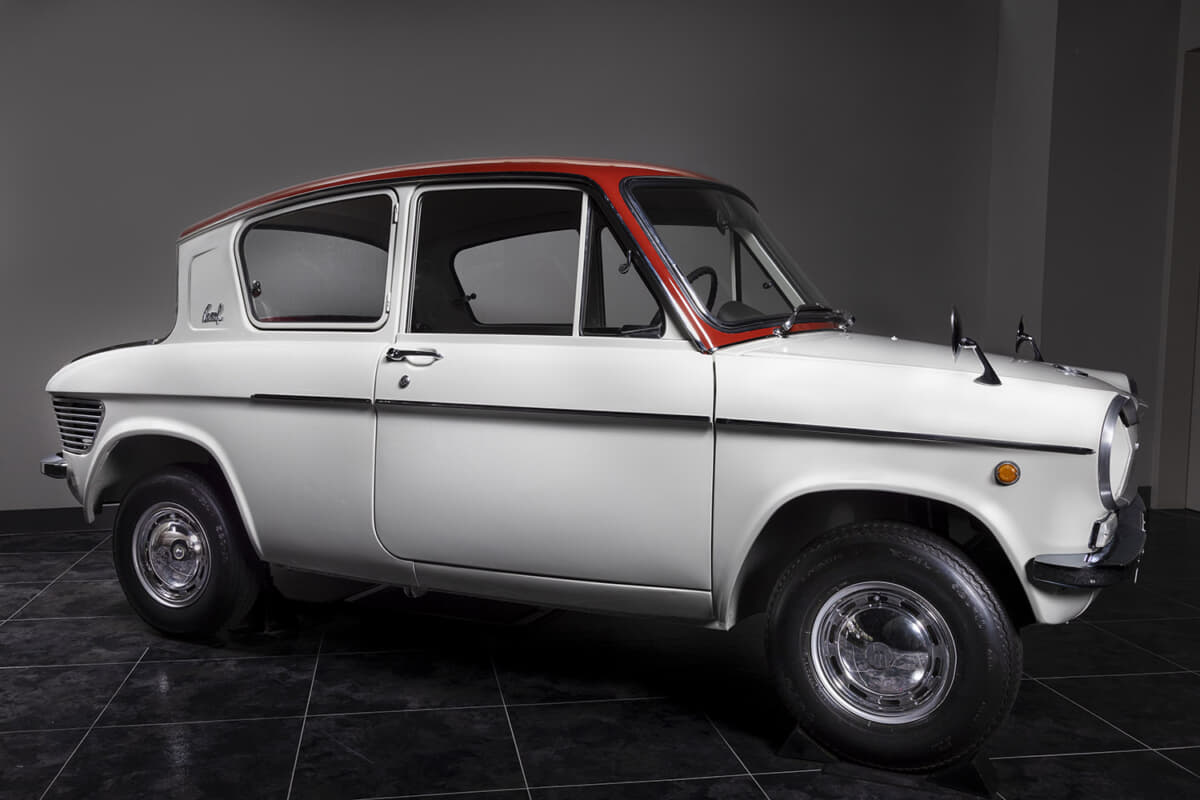 【画像ギャラリー】マツダ「キャロル」は小さな高級車だった！ 軽自動車の常識を超えた新技術と装備を解説します【国産名車グラフィティ ...