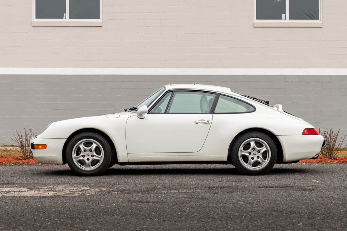 およそ1400万円！ 空冷最後のポルシェ「911」はいまが買い時!? フルオリジナル美車の相場は高値安定 | AUTO MESSE WEB ...