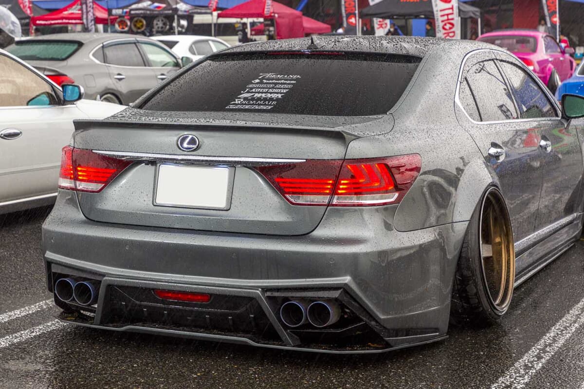 【画像ギャラリー】彼女のレクサスは渋色ガンメタ！「VIPスタイル」表紙を飾った「LS460」は「VIPカー」の王道カスタムでした | AUTO ...