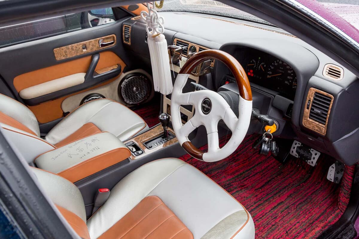 【画像ギャラリー】懐かしのジャンクション「Y32セドリック」は独自アレンジのVIP仕様！ 創設者の直筆サイン入りでリスペクトです | AUTO MESSE WEB（オートメッセウェブ ...