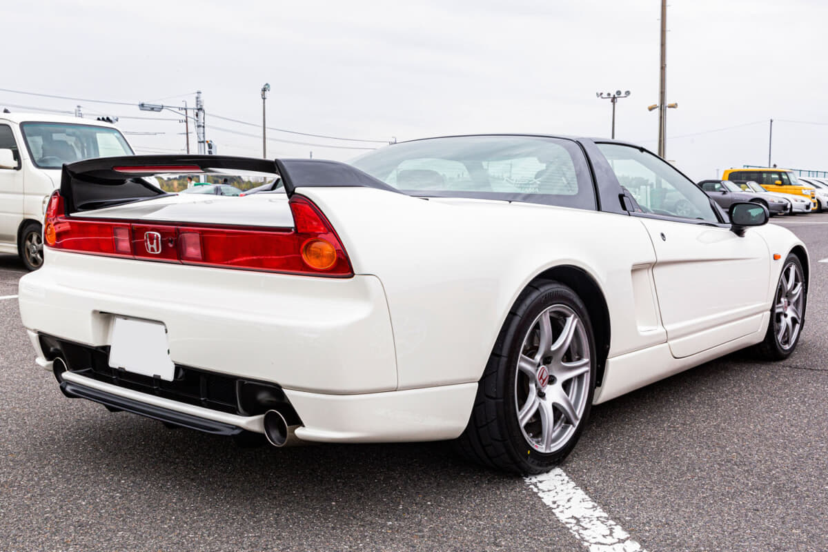 【画像ギャラリー】ホンダ「NSX」を32年で3台乗り継いだオーナーが「NSX-R」をノーマルで乗ることを決意した出来事とは？ | AUTO ...