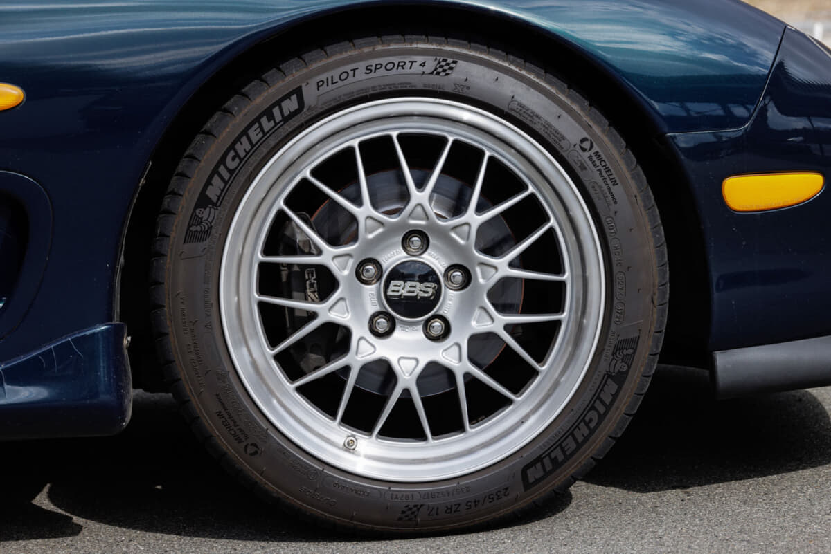 【画像ギャラリー】29年で32万キロ走行！ マツダFD3S「RX−7」をほぼノーマル状態でサーキットを走る理由をオーナーに聞きました | AUTO MESSE WEB（オートメッセウェブ ...