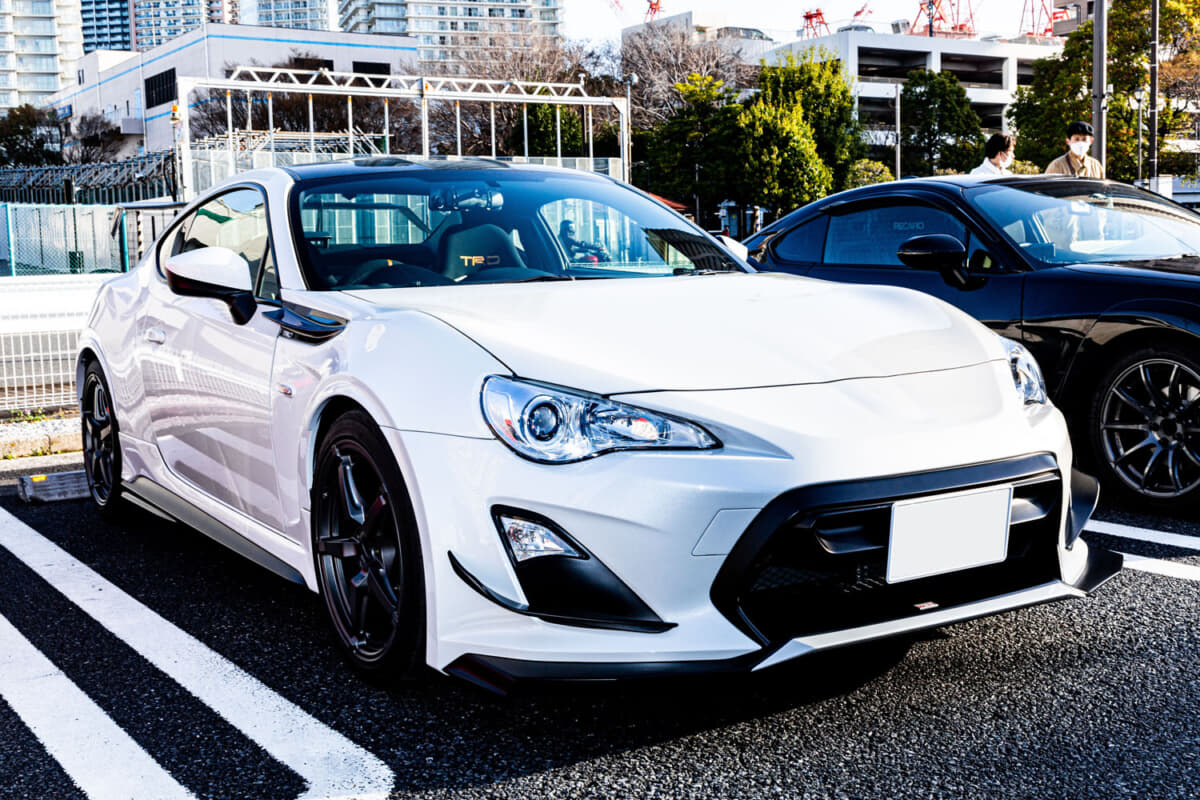 【画像ギャラリー】激レア！ 100台限定トヨタ「86」とは？ メカニックのオーナーが惚れた「86 TRDコンプリートカー14R-60」はノーマルの倍の630万円でした | AUTO MESSE ...