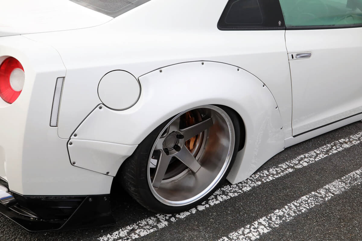 【画像ギャラリー】DIYで「リバティーウォーク」仕様になった日産「R35 GT-R」の完成度が凄すぎ！ カスタムを自分で楽しむ愛車ライフを紹介 ...
