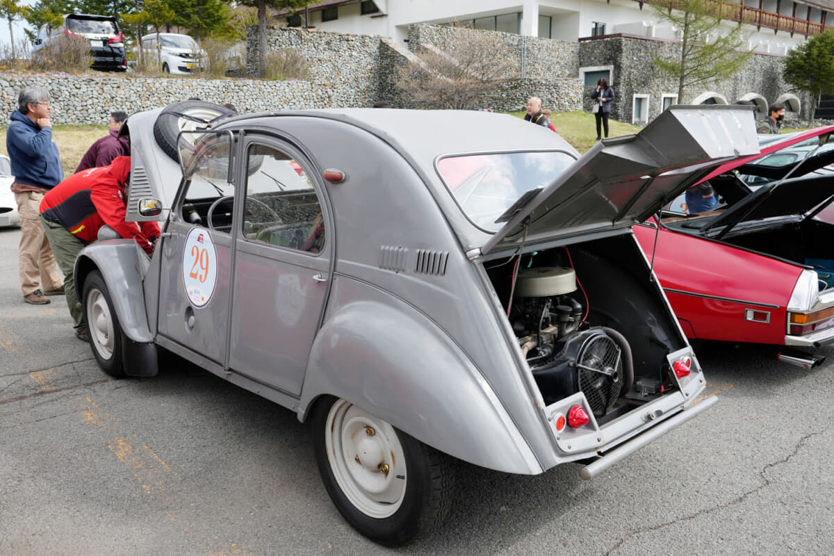 シトロエン「2CV」にエンジンを2基搭載した「サハラ」とは？ 駆動方式はFFとRRを足した4WD!? | AUTO MESSE WEB（オート ...
