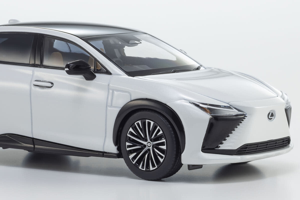 【画像ギャラリー】レクサス初のEV「RZ450e」が京商から発売！ 特別仕様車のファーストエディションも1/43スケールモデルで再現 ...