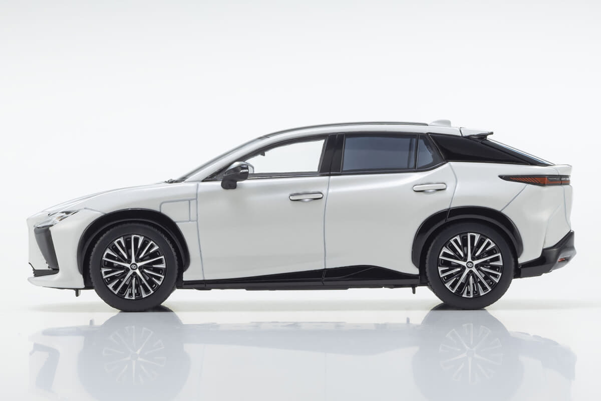 【画像ギャラリー】レクサス初のEV「RZ450e」が京商から発売！ 特別仕様車のファーストエディションも1/43スケールモデルで再現 ...