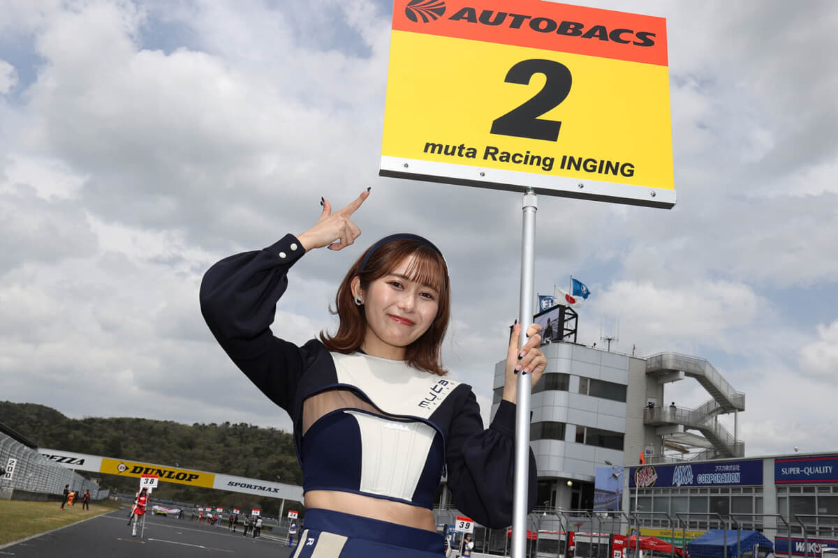 【画像ギャラリー】熟成の域にある「muta Racing GR86 GT」とフレッシュな若手ドライバーとでトップ争いを支配！「muta Racing INGING」に注目【SUPER GT ...