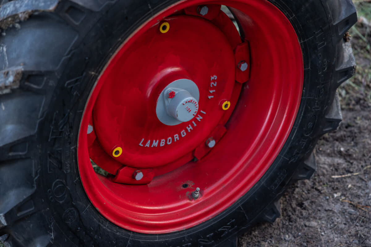 【画像ギャラリー】200万円で落札されたランボルギーニ！ ガレージのコレクションに加えるのが流行中のトラクター「DL25」とは | AUTO ...