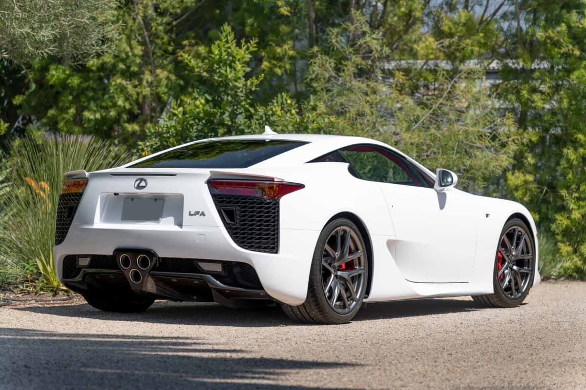 【画像ギャラリー】レクサス「LFA」が1.6億円オーバー！ 走行距離75キロの新車同然奇跡の1台がアメリカで見つかりました | AUTO ...
