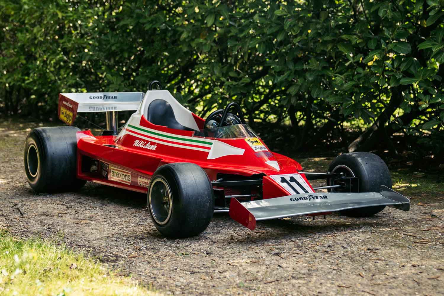 伝説のフェラーリF1のジュニアカーはおよそ500万円弱！ ニキ・ラウダの「312T2」をそっくそのまま1/2サイズで完コピしました ...