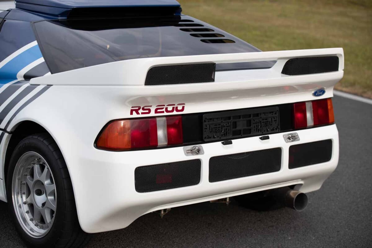 【画像ギャラリー】フォード「RS200」が約9000万円！ わずか24台しか生産されなかった「エヴォリューション」の走行距離は500キロ未満 ...