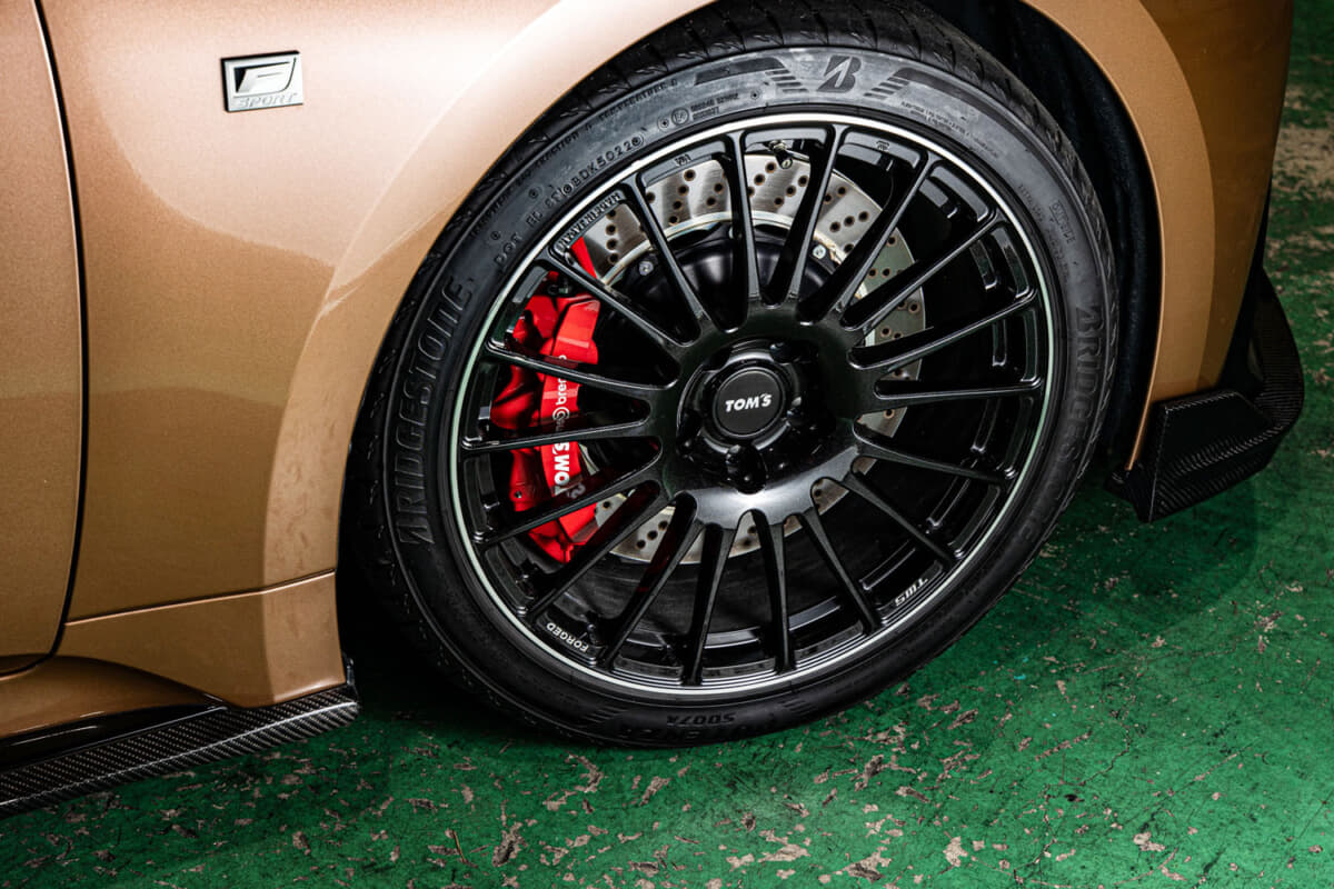 【画像ギャラリー】トムスのレクサス「IS300」が目指すは「アルテッツァ感あるスポーツFR」ノーマル車高にワンオフカーボンエアロでバッチリ武装 ...