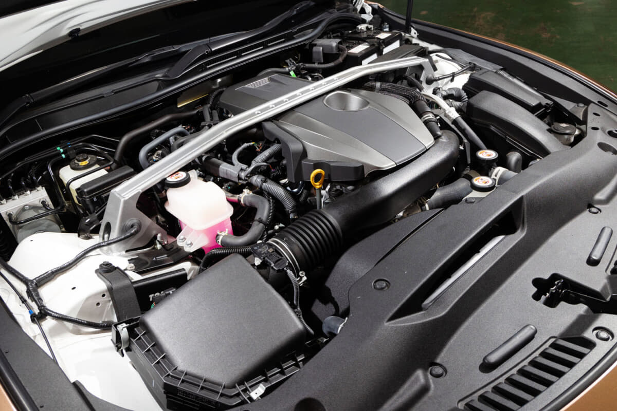 トムスのレクサス「IS300」が目指すは「アルテッツァ感あるスポーツFR」ノーマル車高にワンオフカーボンエアロでバッチリ武装【デモカー試乗 ...