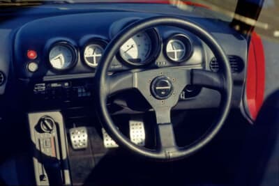 マツダ「AZ-550」には「スーパーカー」「スポーツカー」「レーシングカー」の3タイプがあった！ バブリーな東京モーターショーの申し子でした ...