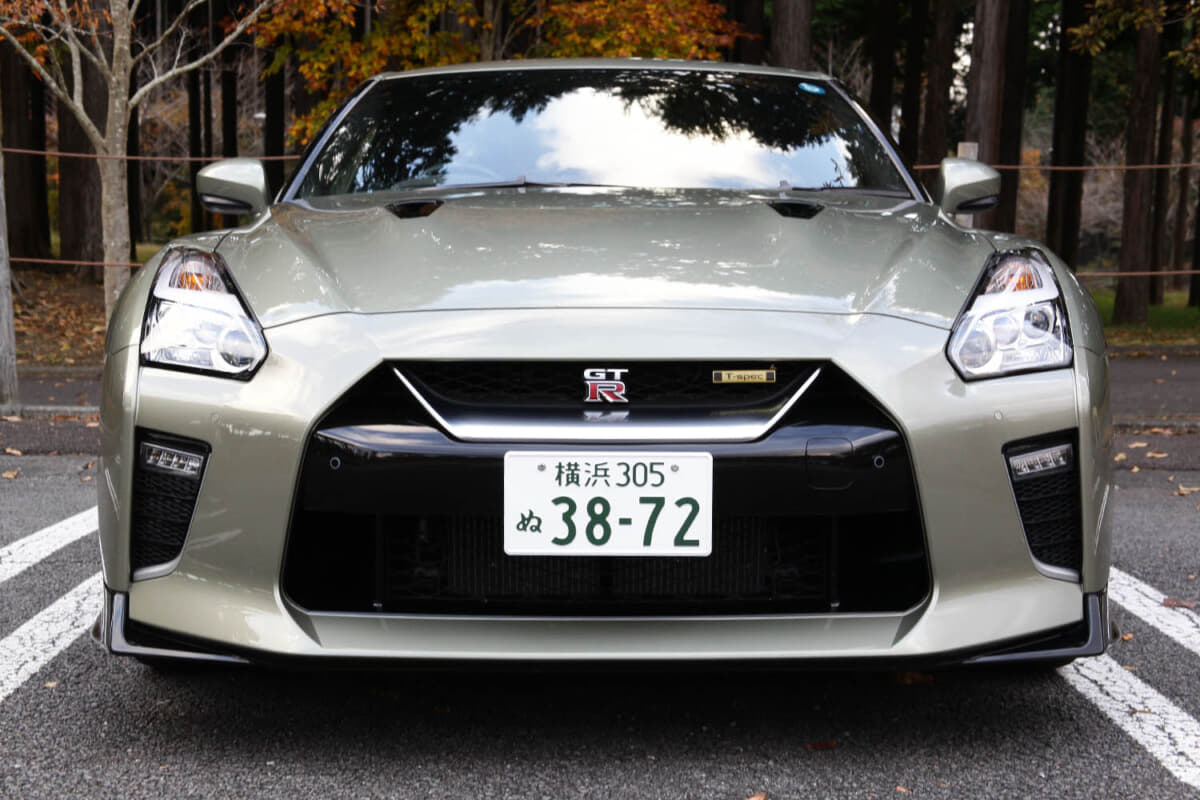 日産「GT-R T-spec」にZ世代が乗ってみたら驚きの連発！ 「メーカー純正ストリートチューニングカーですかっ！」 | ～カスタム ...