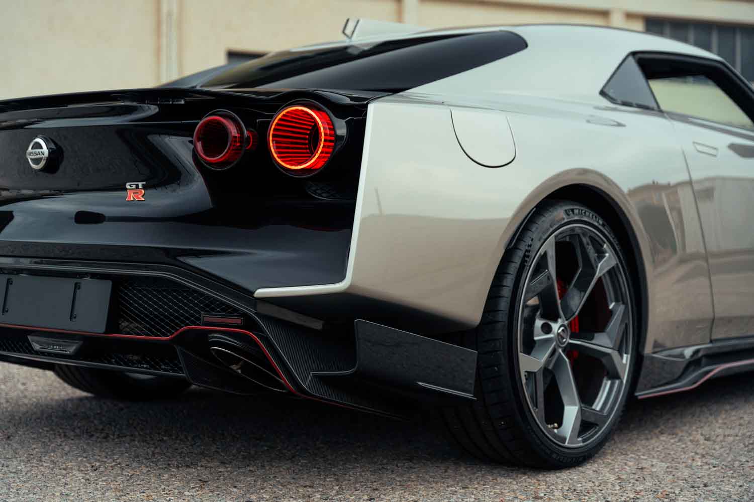 18台限定の日産「GT−R 50byイタルデザイン」が絶賛買い手募集中！ 走行距離190キロの工場出荷時状態の奇跡の1台です | AUTO MESSE WEB（オートメッセウェブ） 〜クルマを ...