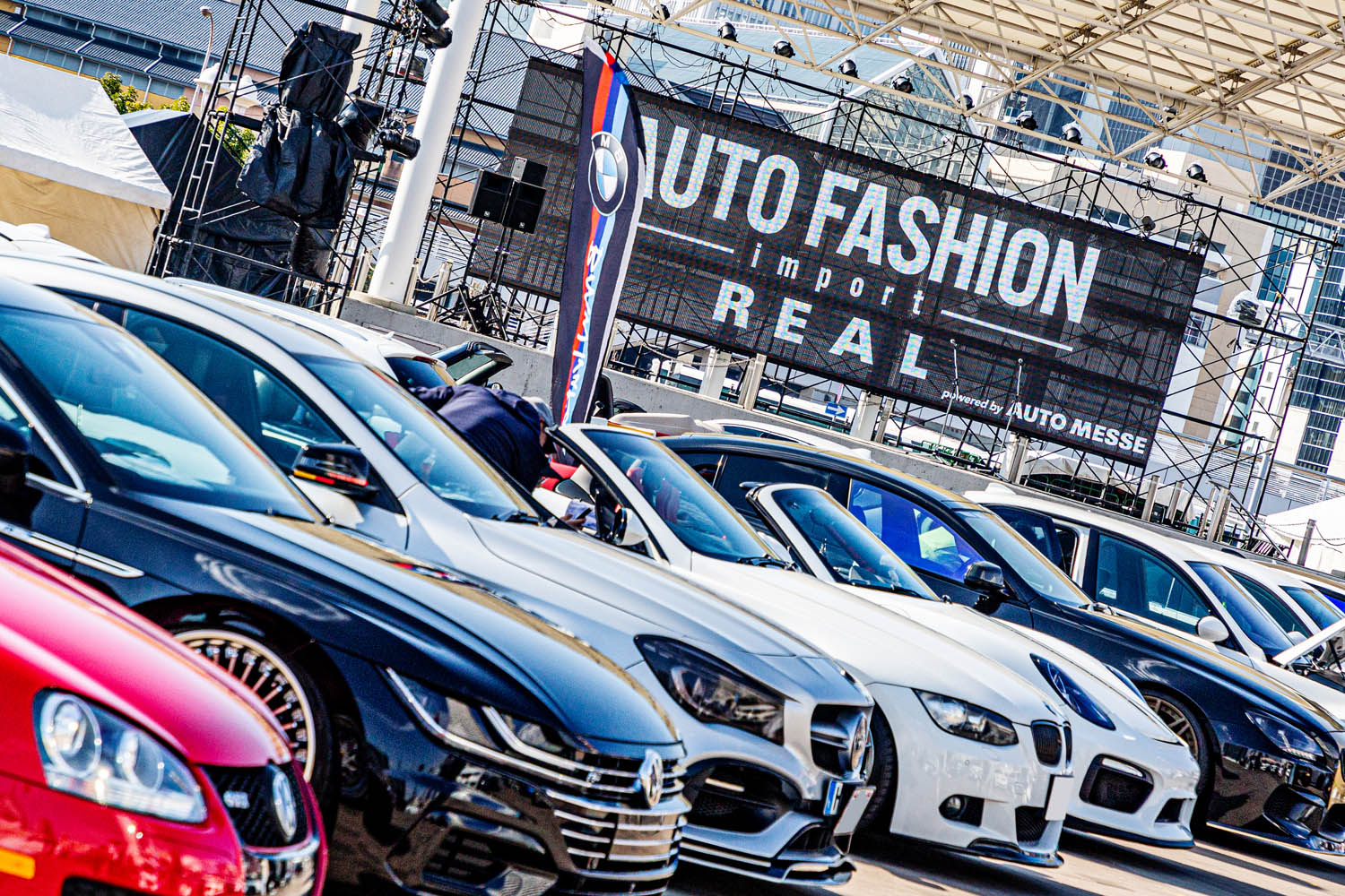 神戸メリケンパークに約100台のカスタム輸入車が集結！「AUTO FASHION import REAL」の次回開催に期待大 | AUTO ...