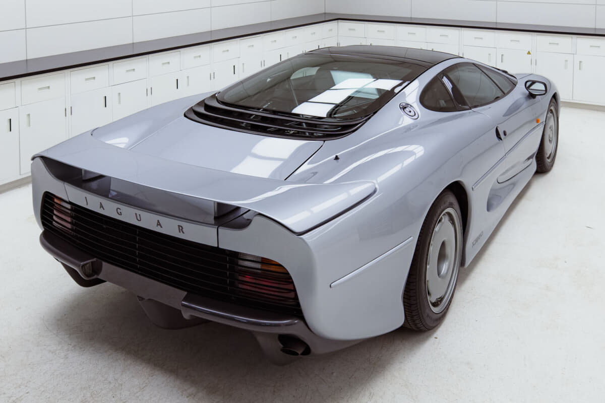 【画像ギャラリー】約6900万円で落札！ 時速347キロで当時世界最速だったジャガー「XJ220」は未来の優良物件の1台です | AUTO MESSE WEB（オートメッセウェブ） 〜 クルマ ...