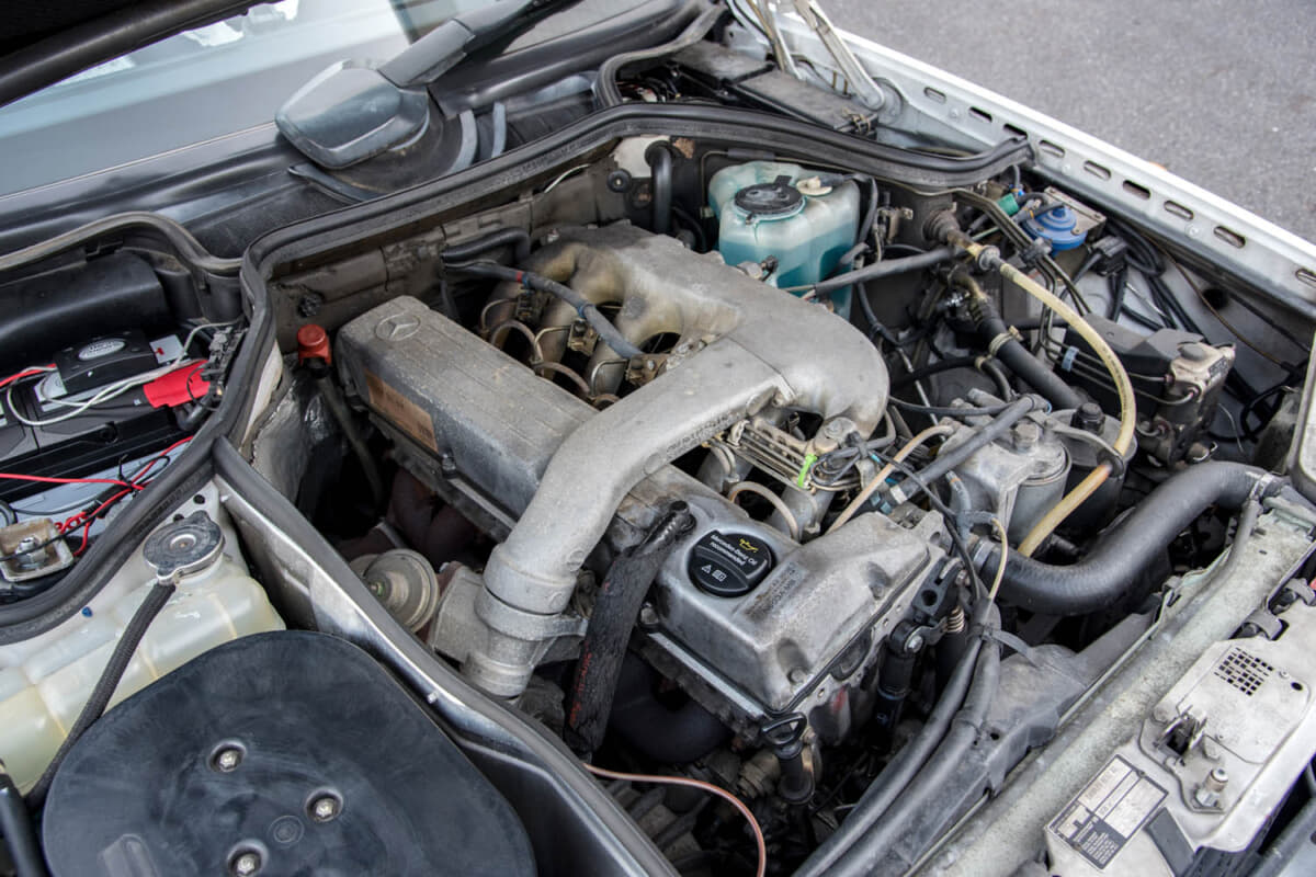 派手にカスタムされたベンツ「W124」を地道にノーマル戻し！ 目指すは「当時、新車で購入したオーナー」風 | AUTO MESSE WEB（オートメッセウェブ） 〜クルマを文化する