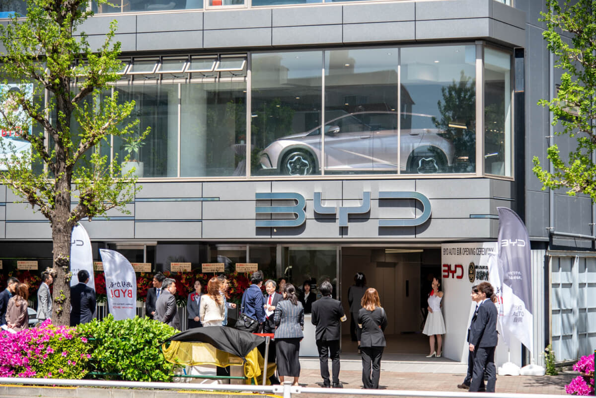BYDが輸入車の聖地に新店舗オープン！ EVバスも運行予定の目黒通りはBYD率が高まること必至です | AUTO MESSE WEB（オート ...