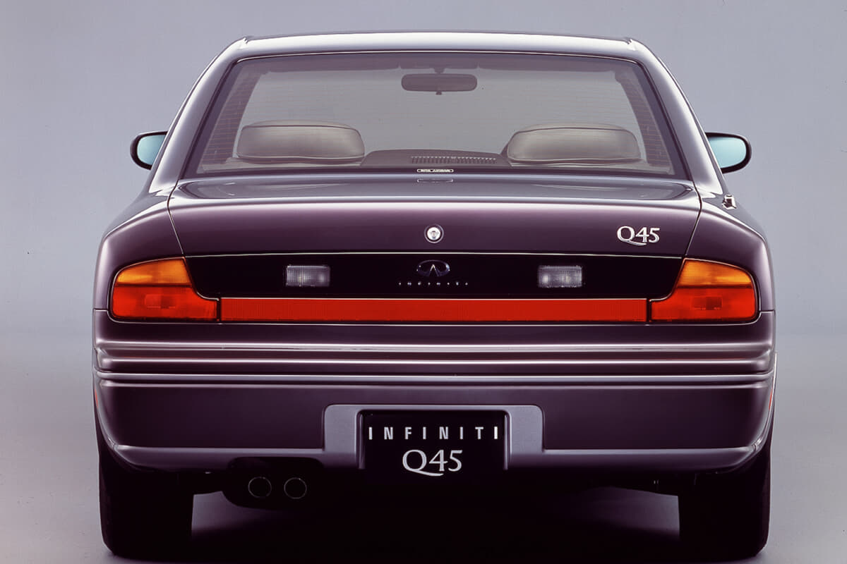【画像ギャラリー】「セルシオ」のライバルだった!? 日産「インフィニティQ45」は贅を尽くして話題をさらったバブル時代の悲しき名車でした | AUTO MESSE WEB（オートメッセウェブ ...