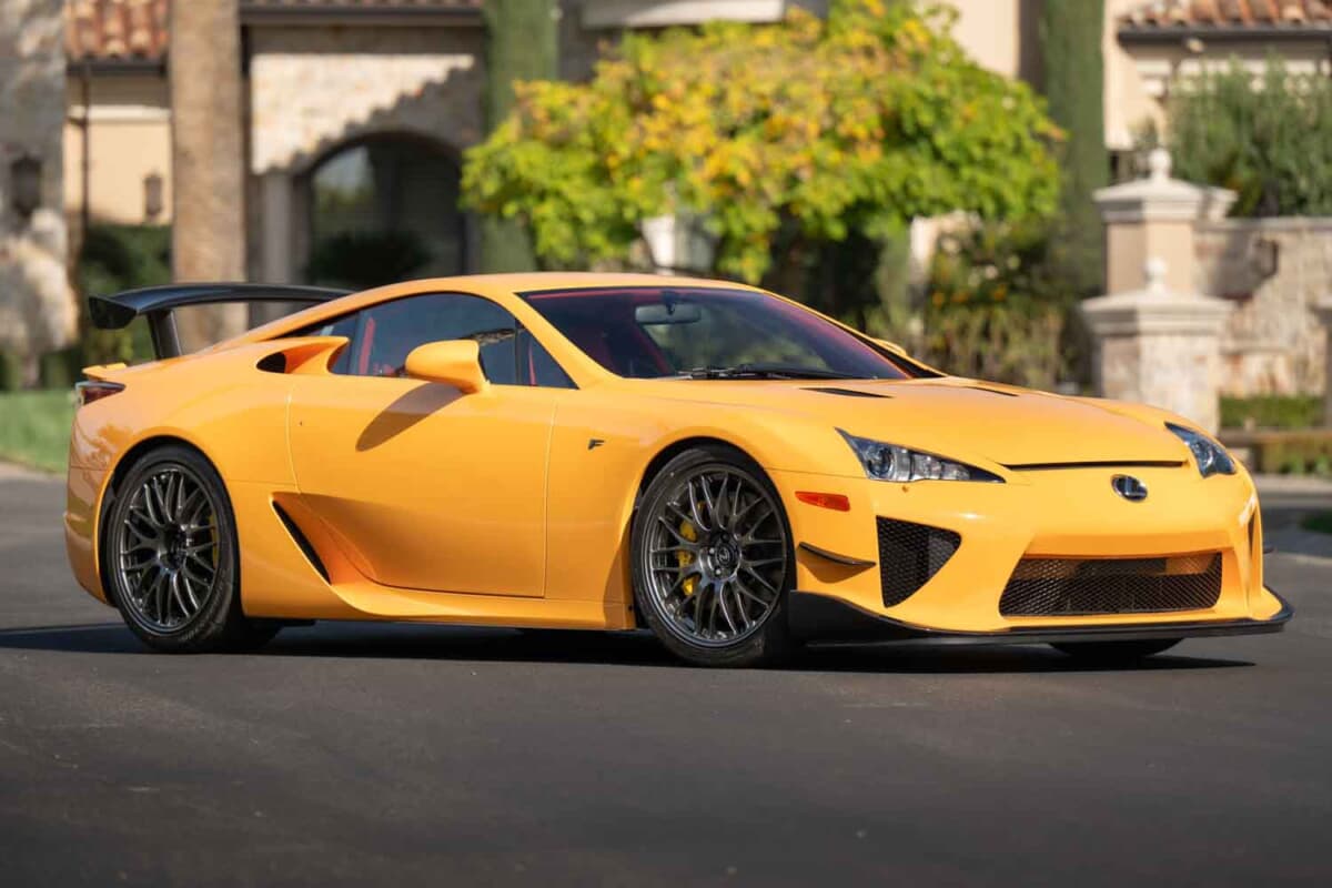 【画像ギャラリー】実走行504キロのレクサス「LFA」が2億2000万円以上!?「ニュルブルクリンクパッケージ」は64台の超希少車でした ...