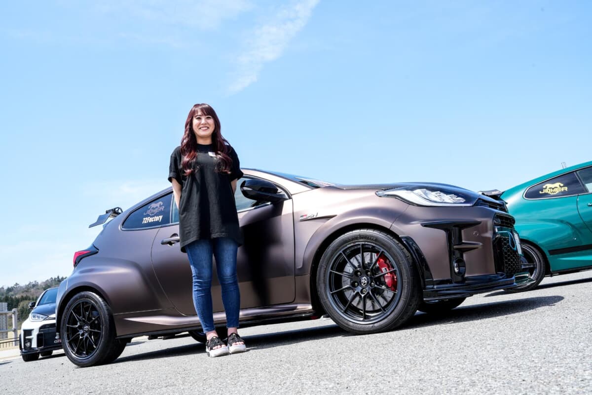 彼女のトヨタ「GRヤリス」は「RS」なのに「GRMN」ルックのなぜ？ どうしてもGRMN仕様に変更できなかった2カ所とは | AUTO MESSE WEB（オートメッセウェブ） 〜クルマを文化する