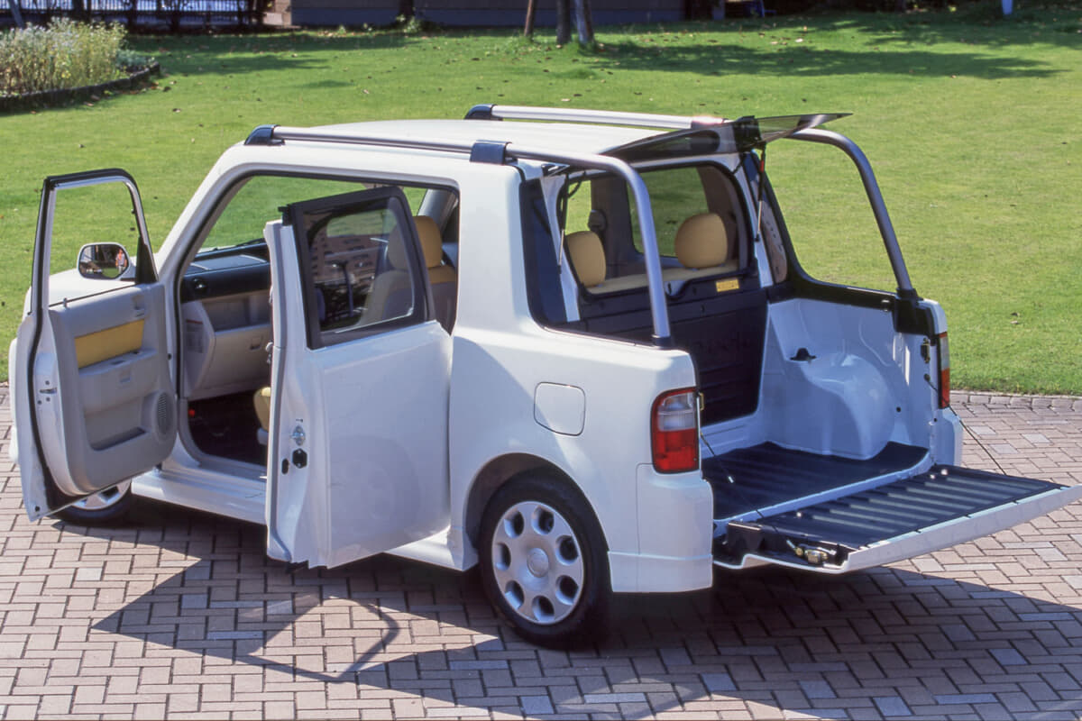 【画像ギャラリー】トヨタ「bBオープンデッキ」はベース車プラス10万円のバーゲンプライスだった！ アウトドアブームの今こそ欲しい1台でした ...