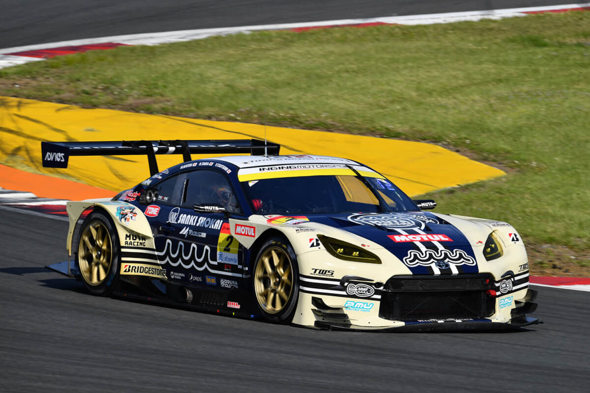 【画像ギャラリー】熟成の域にある「muta Racing GR86 GT」とフレッシュな若手ドライバーとでトップ争いを支配！「muta Racing INGING」に注目【SUPER GT ...