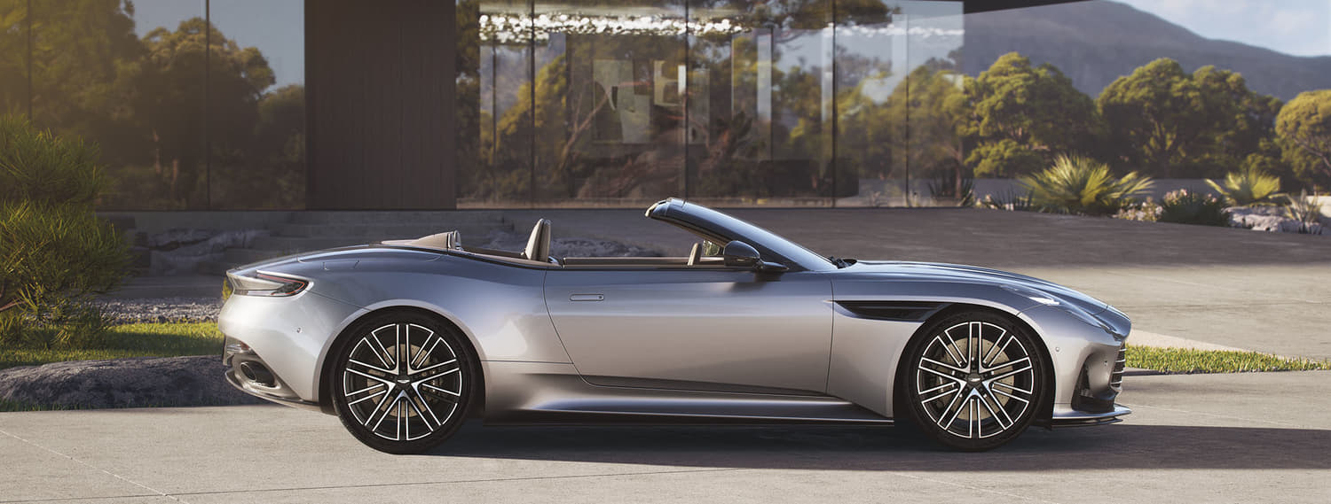 【イタリアンスーパーカーへの挑戦状】走りもシャープになったアストンマーティン「DB12ヴォランテ」には妥協点がない!? | AUTO MESSE WEB（オートメッセウェブ） 〜クルマを文化する