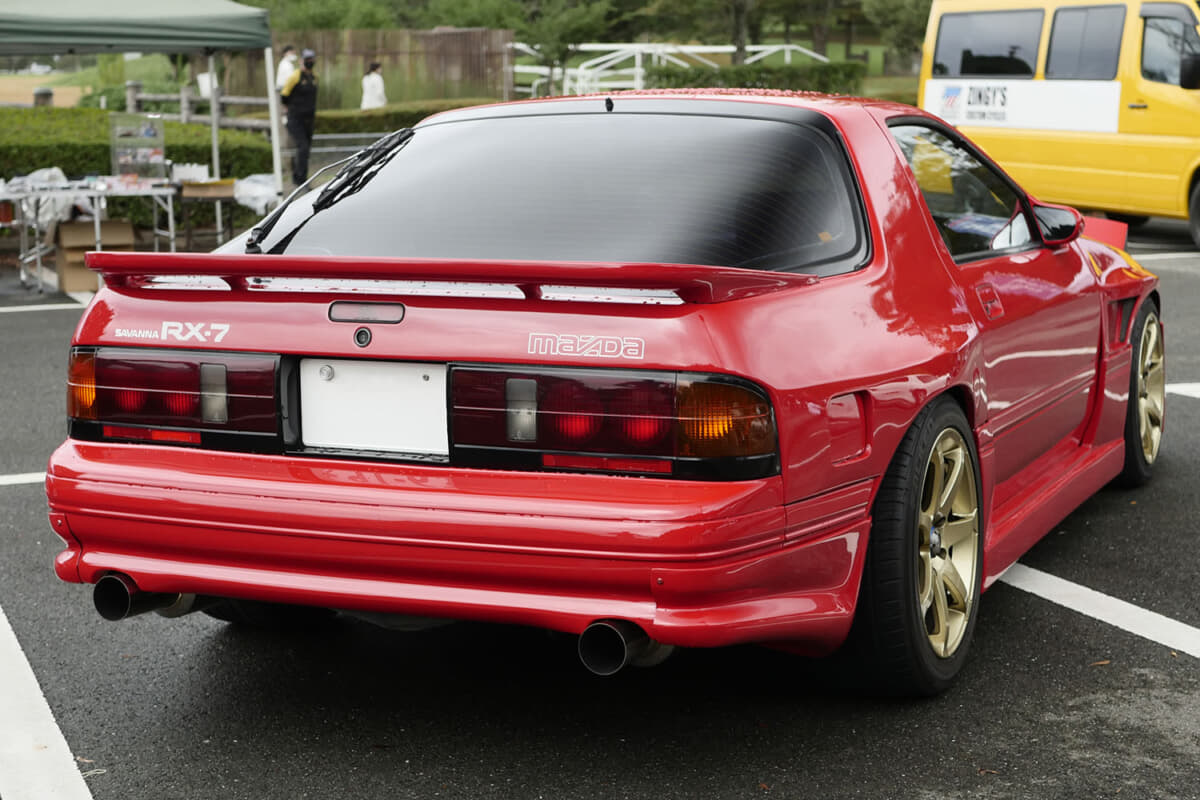 【画像ギャラリー】30年乗り続けた「FC3S RX-7」が事故で廃車に…瓜ふたつの個体を見つけてパーツ移植して見事復活しました | AUTO ...